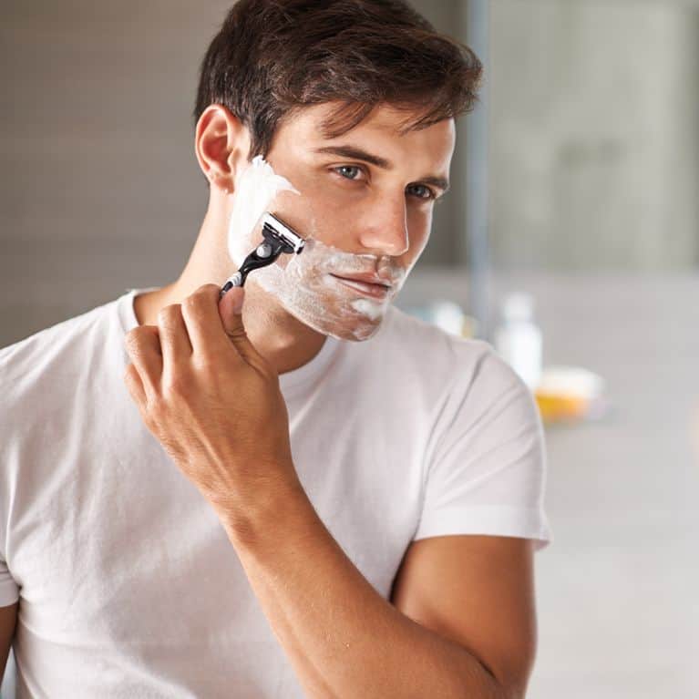 Rasage traditionnel : avantages et inconvénients en décembre 2025
